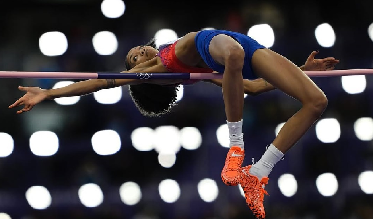 Vashti Cunningham - Hot Athletics